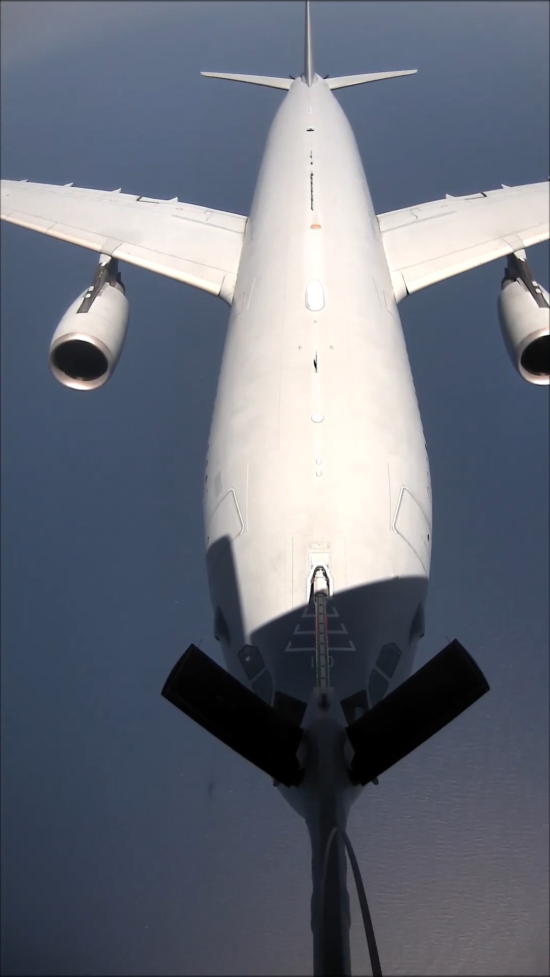 Airbus performs world’s first automatic air-to-air refuelling contact ...