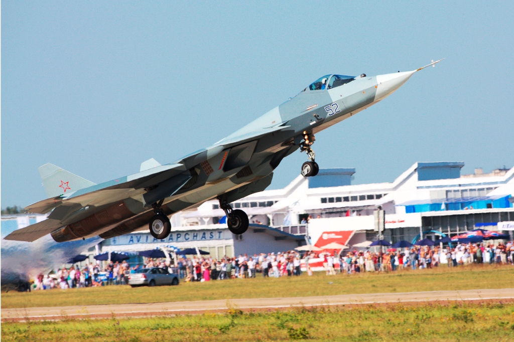 MAKS19: Russia unveils Su-57E fifth-generation multirole combat ...