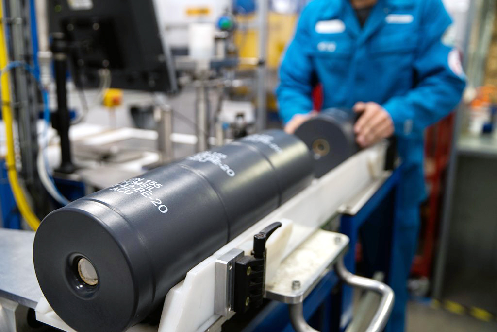 Eurenco finalises the qualification of its new modular charge for 155 ...