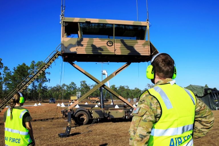 Australia Land 400 Phase 3: Lynx versus Redback - EDR Magazine