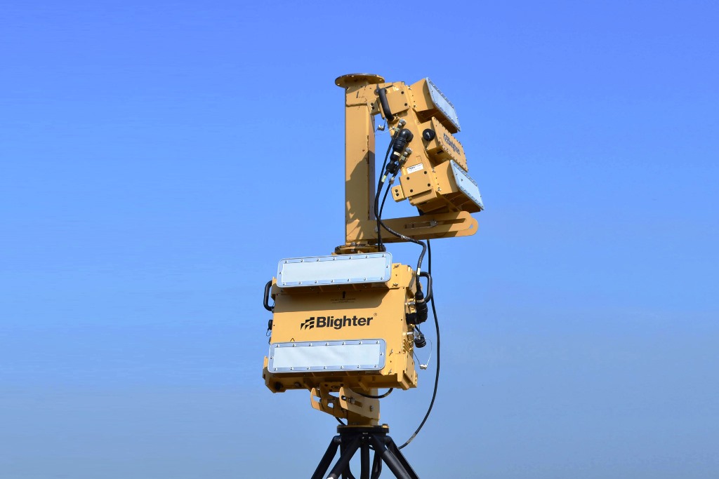 Military radar from Blighter in a new, rapidly deployable configuration ...