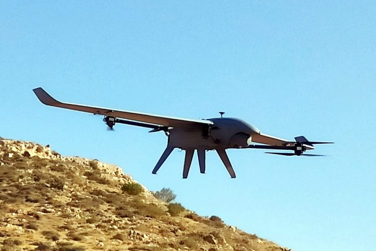 Leclerc tanks and VBCI APCs exercise in Alsace in freezing temperatures ...