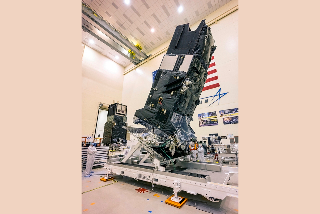 Lockheed Martin's Sixth and Final SBIRS Missile Warning Satellite ...