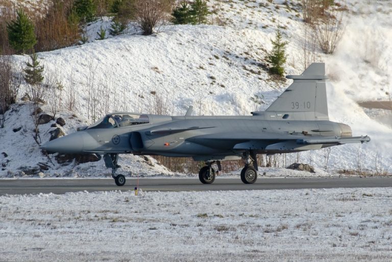 Leonardo and Diamond Aircraft boost capability of DA62 Mission ...