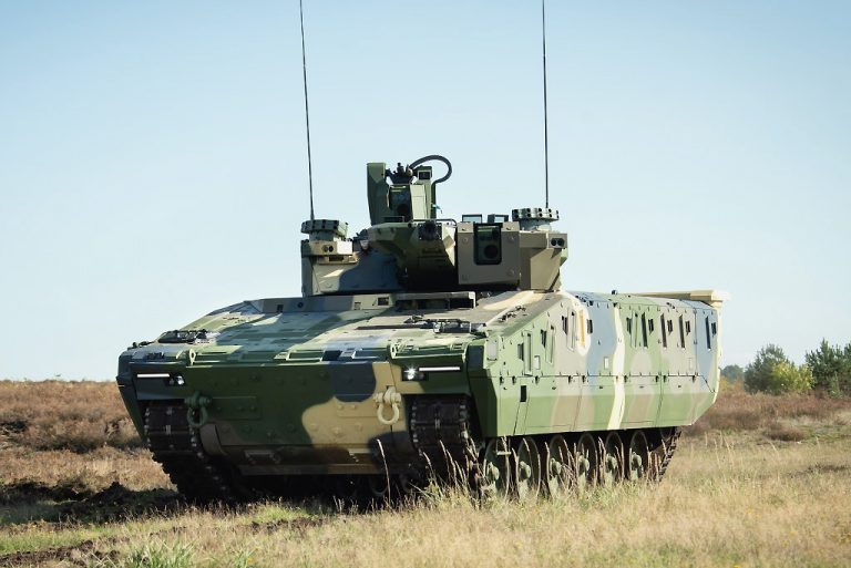 Rheinmetall hands over first Lynx infantry fighting vehicle to NATO ...