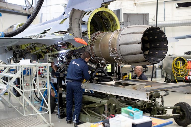 Saab and the Swedish Armed Forces Sign new Maintenance Contract for ...