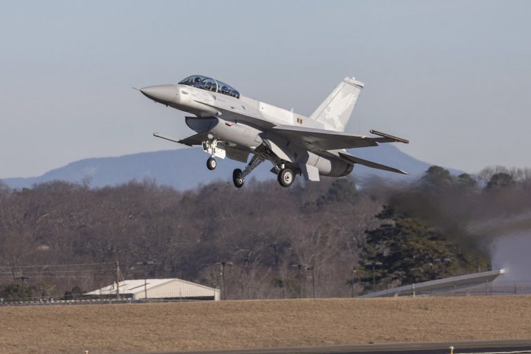 Lockheed Martin Announces Successful First Flight Of F-16 Block 70 ...