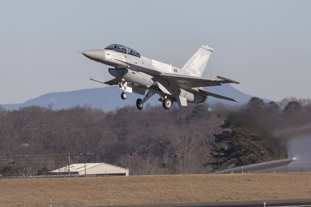 Lockheed Martin Announces Successful First Flight Of F-16 Block 70 ...
