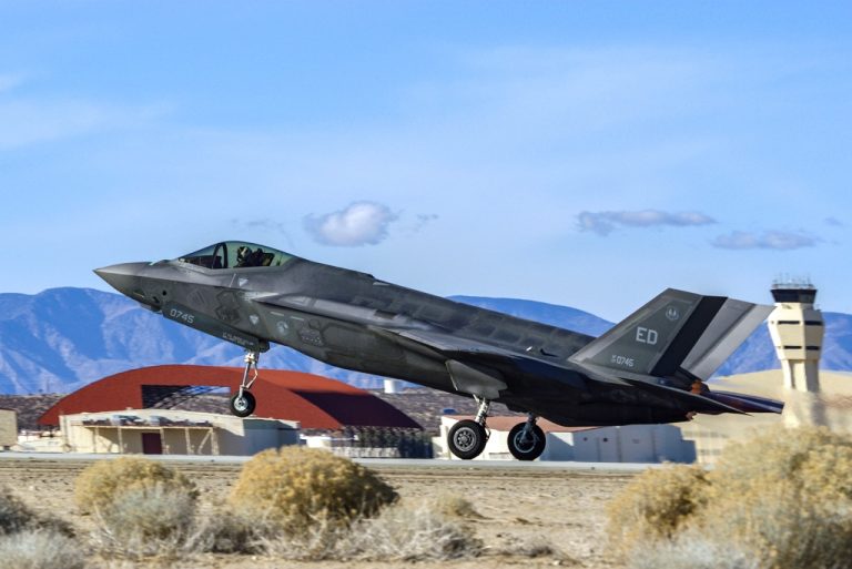 F-35 Conducts First Flight with TR-3 - EDR Magazine