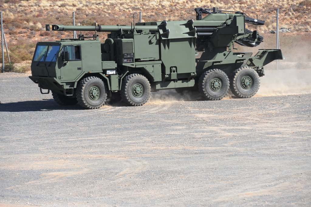 Denel’s 155mm T5-52 Self-Propelled Howitzer achieved more than 60 Km ...