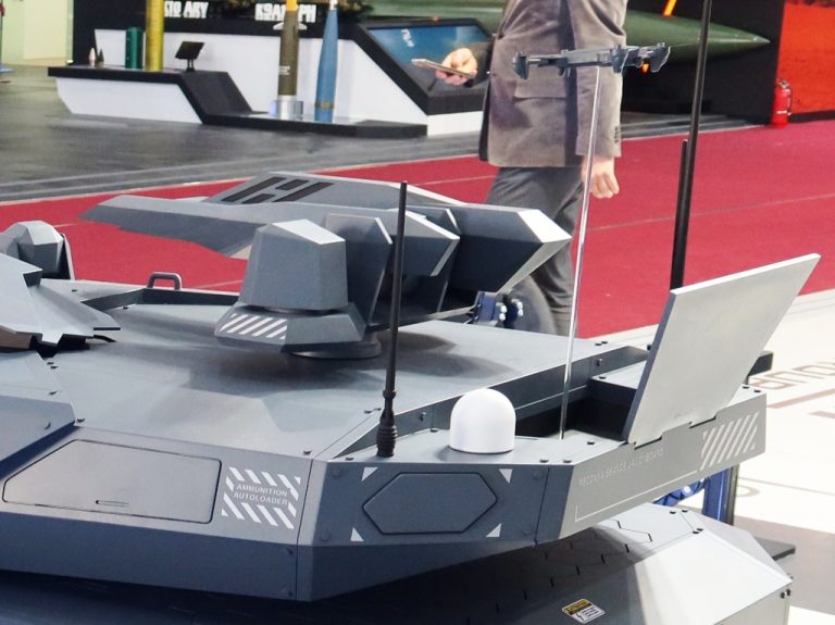 ADEX 2023 - Hyundai Rotem exhibits its NG-MBT concept while it ...