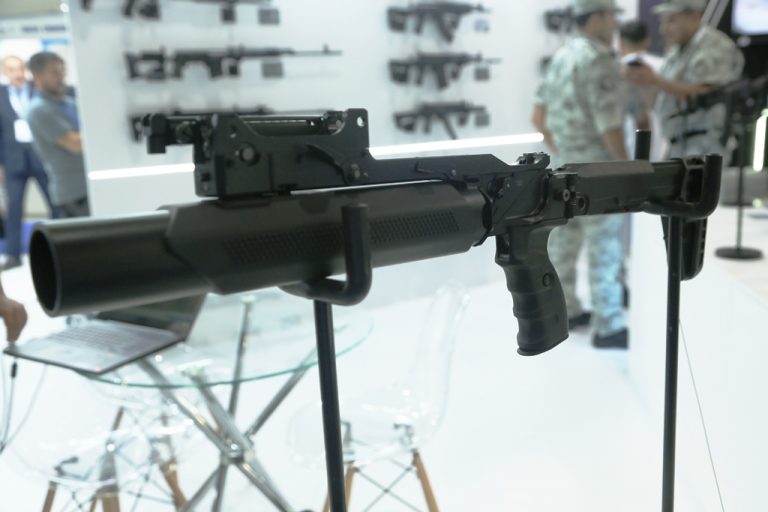 ADEX 2024 - Kalashnikov presents the RPL-20 light machine gun and the GP-46 underbarrel grenade ...