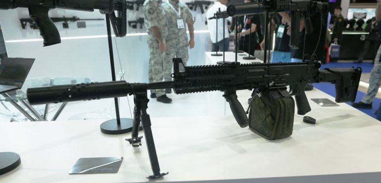 ADEX 2024 - Kalashnikov presents the RPL-20 light machine gun and the GP-46 underbarrel grenade ...