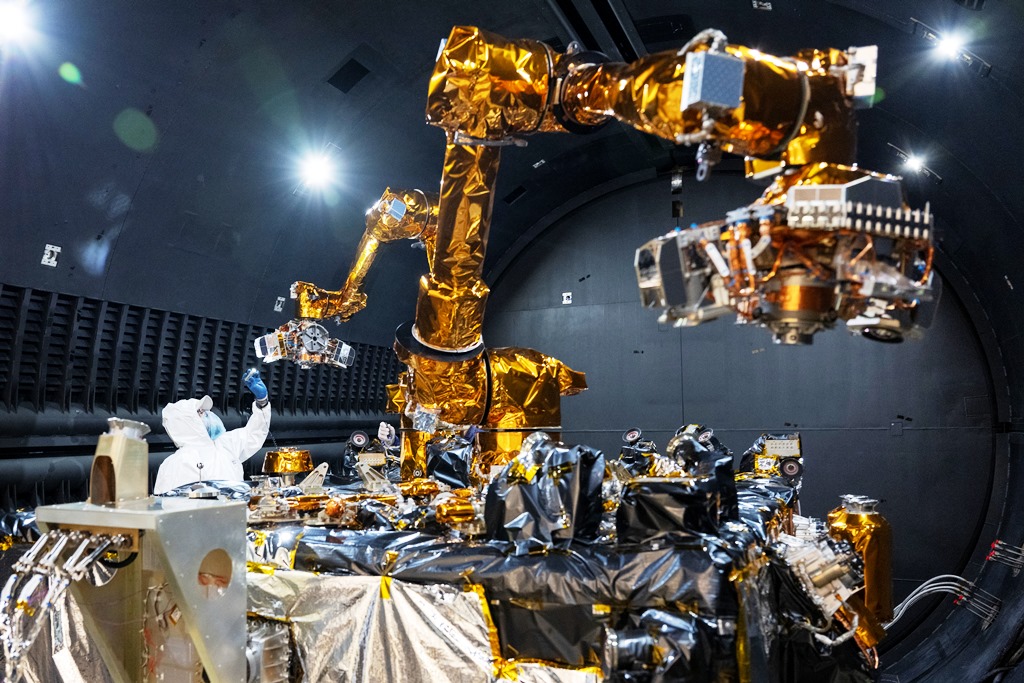 The Mission Robotics Vehicle will conduct new satellite servicing ...