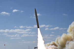 US Army and Navy Successfully Test Conventional Hypersonic Missile ...