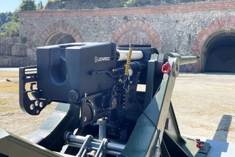 Leonardo unveils its new 120 mm L55 tank gun - EDR Magazine