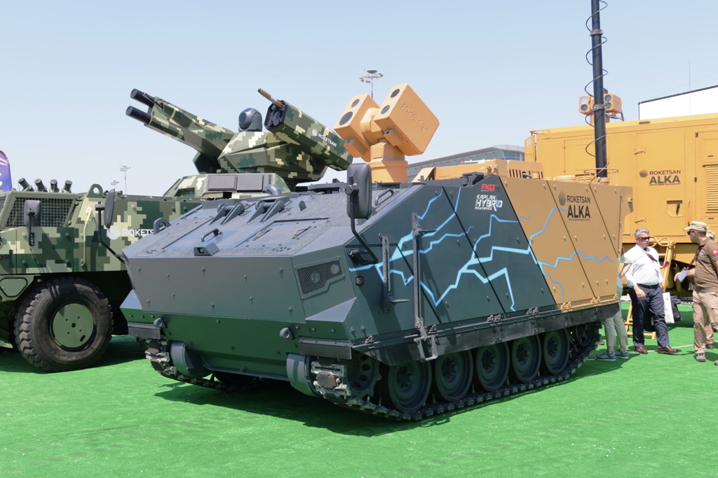 IDEF 2025: FNSS and Roketsan Unveil Self-Propelled Armored Counter ...
